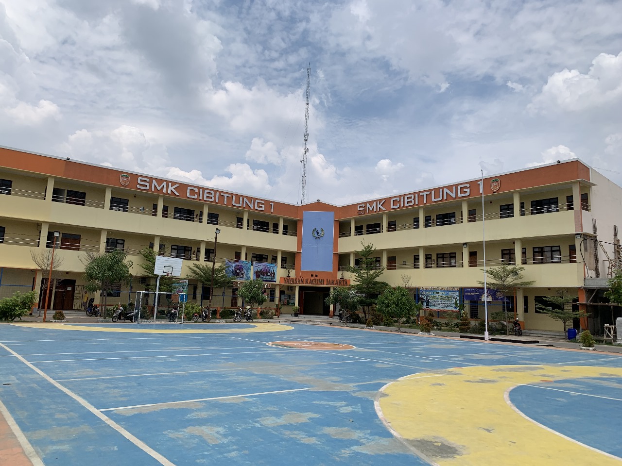 Lapangan – SMK PK Cibitung 1